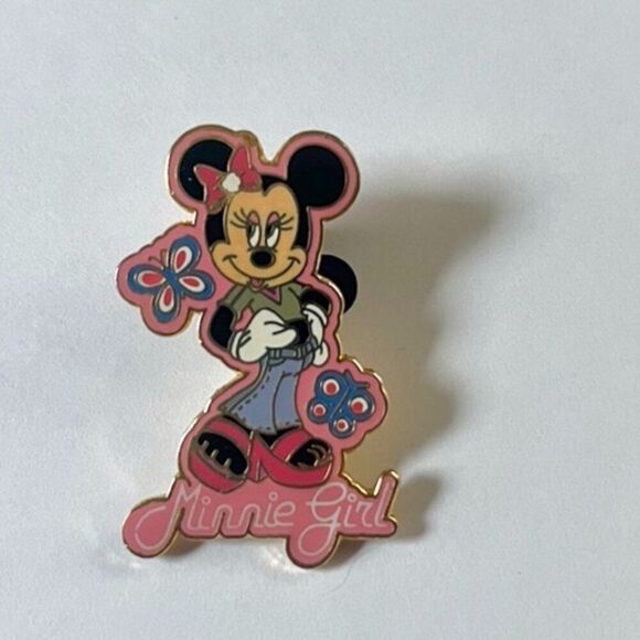 Disney | Jewelry | 20 Disney Pin Minnie Mouse With Butterfly Minnie ...